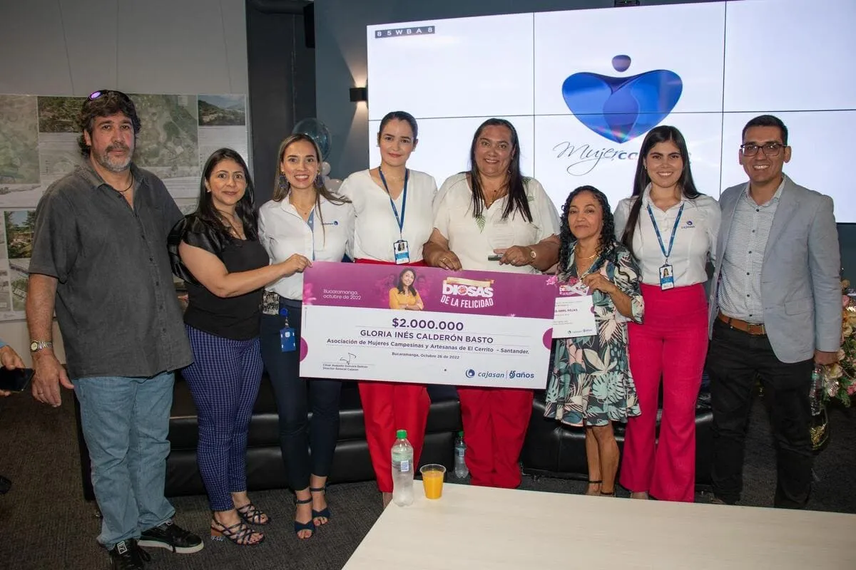Gloria Inés Calderón es elegida Mujer Cajasan 2022 - Cajasan Personas